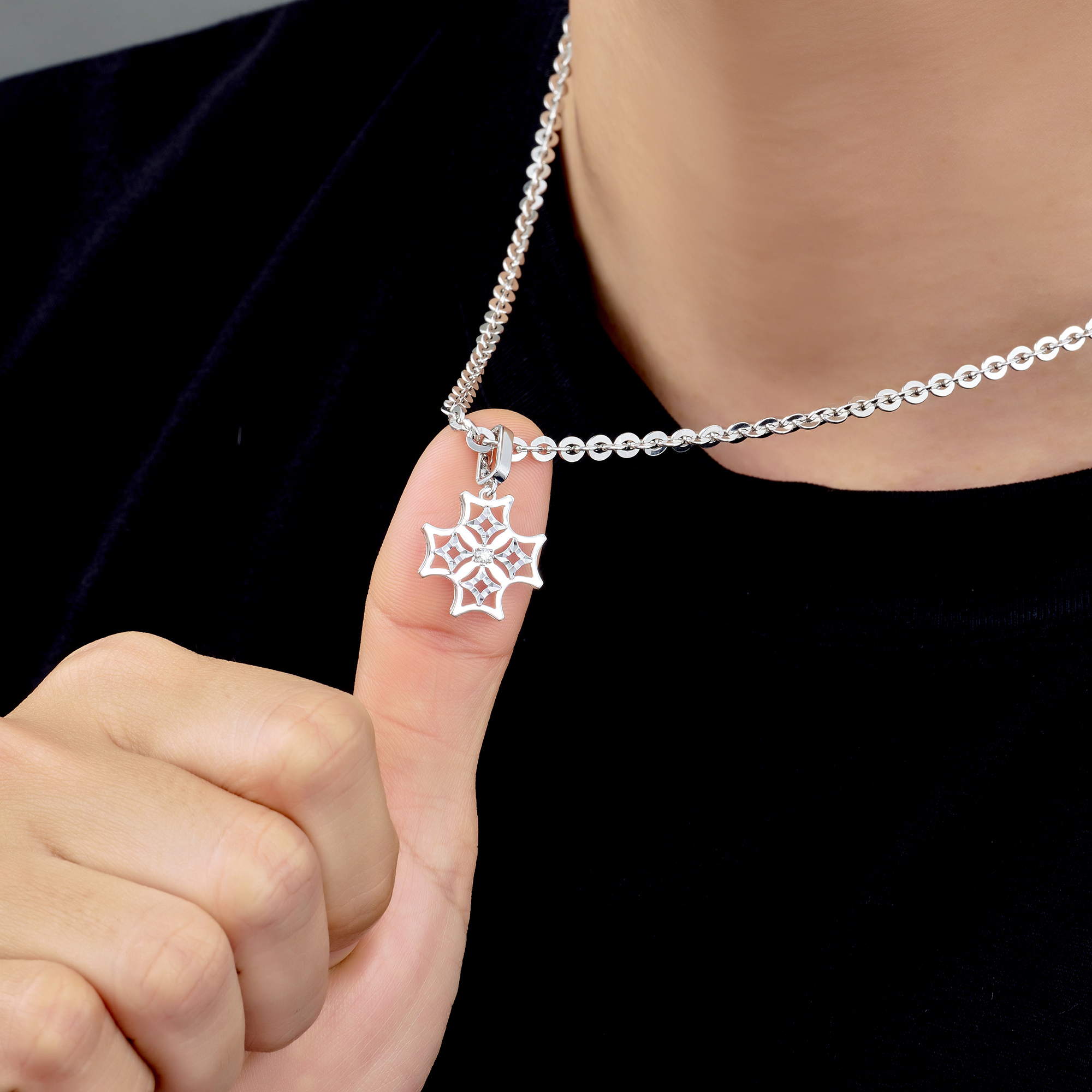 Mặt dây chuyền nam kim cương vàng trắng 14k mancode by pnj uy mã kim ...