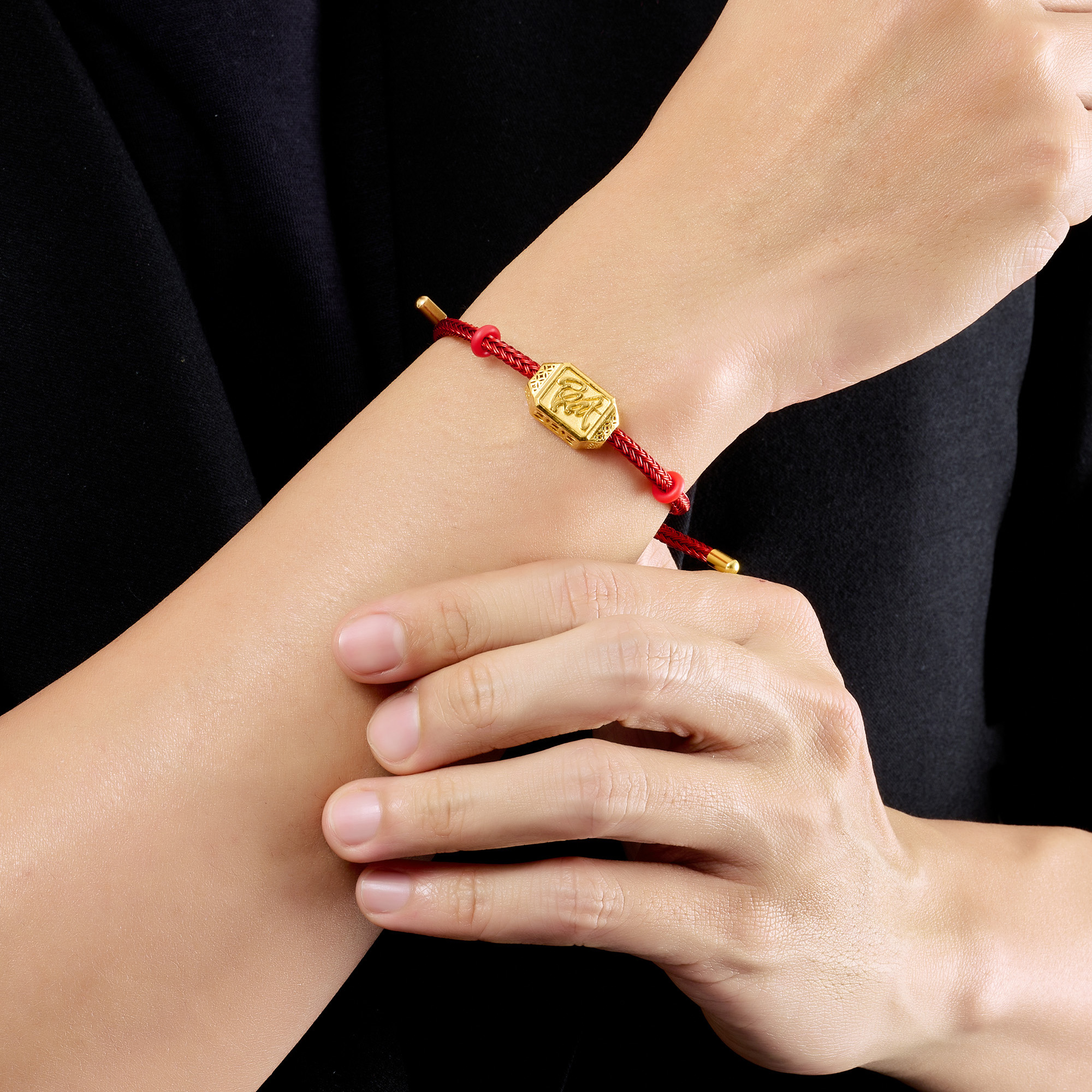 Hạt charm nam vàng 24k mancode by pnj chữ phát uy mã kim lĩnh 0000y000758
